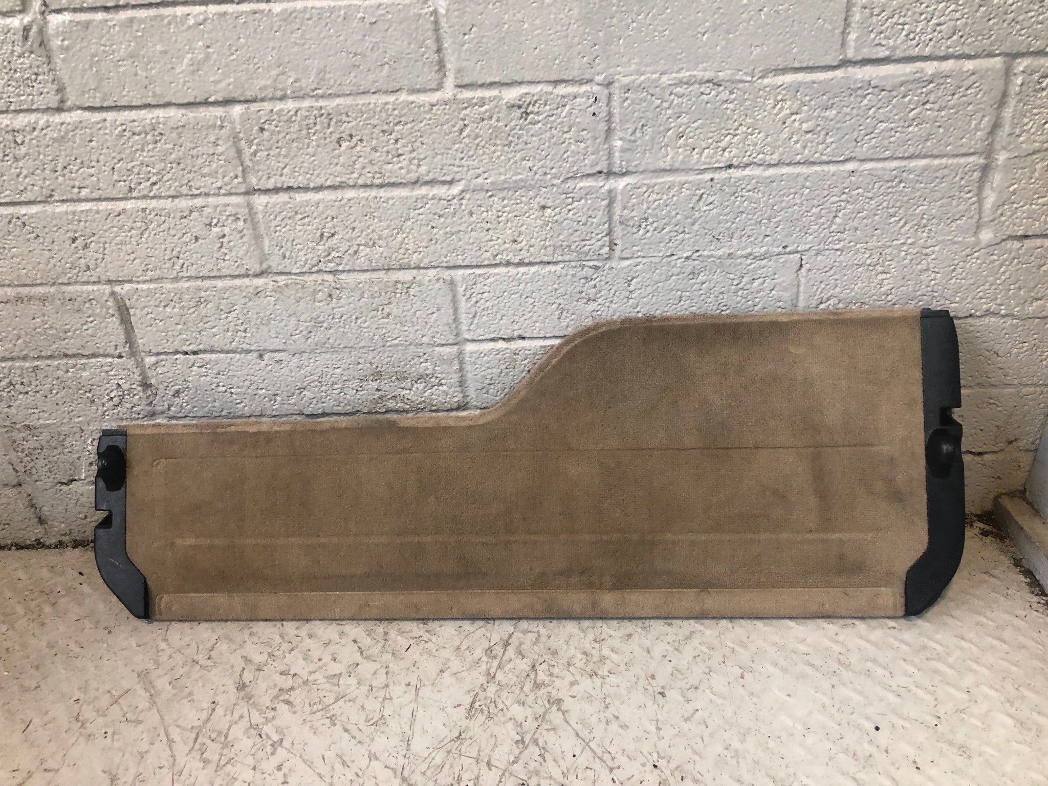 Discovery 4 Tailgate Interior Trim Lower Beige Land Rover 2009 to 2014 ...
